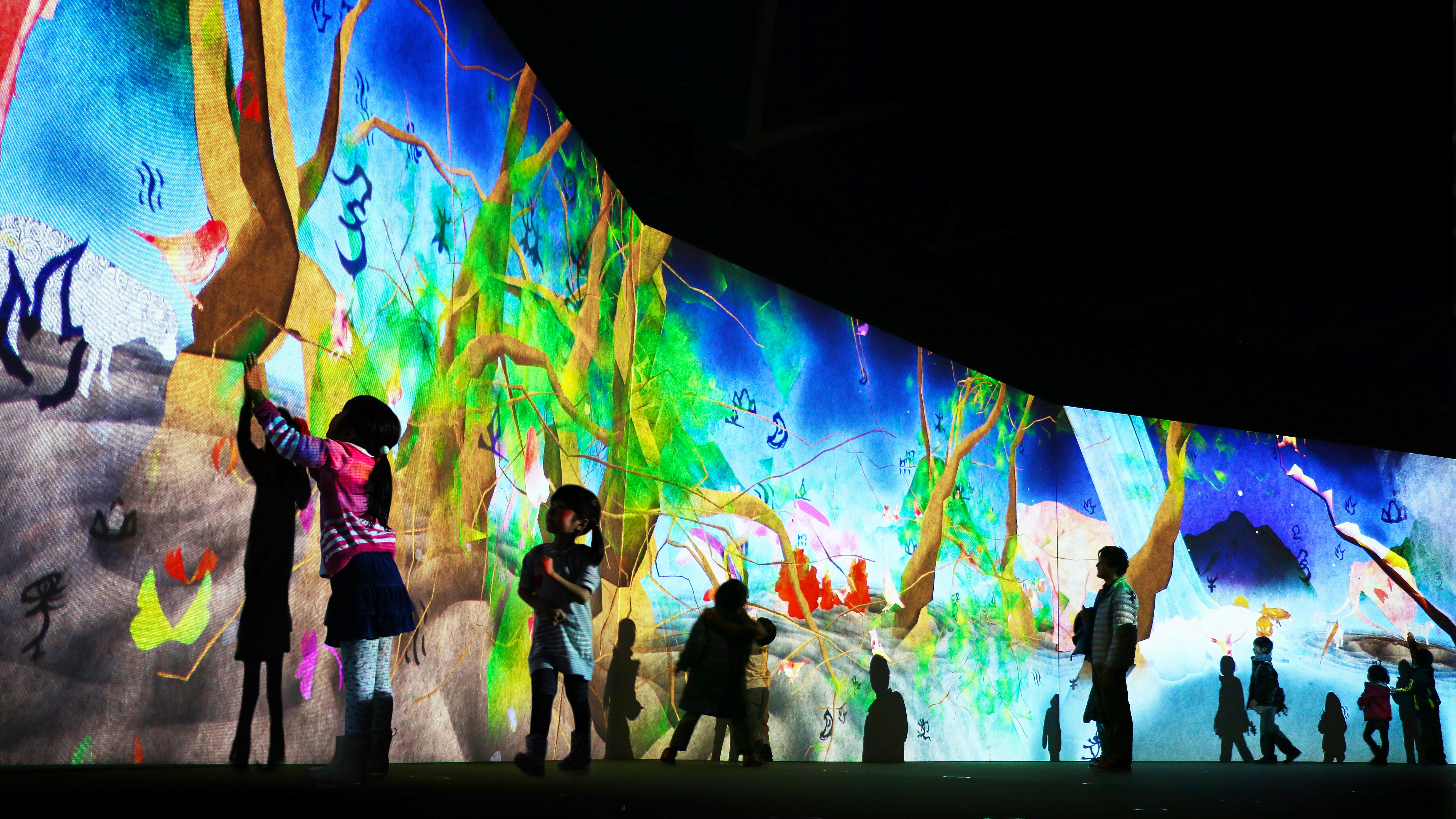 Review: teamLab uses tech to bring art to life — Shorthand Social