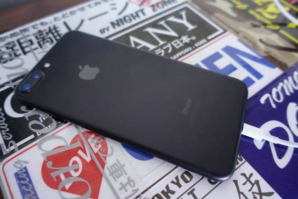 Hundreds of Apple fanatics" flock for the first release of the new ...